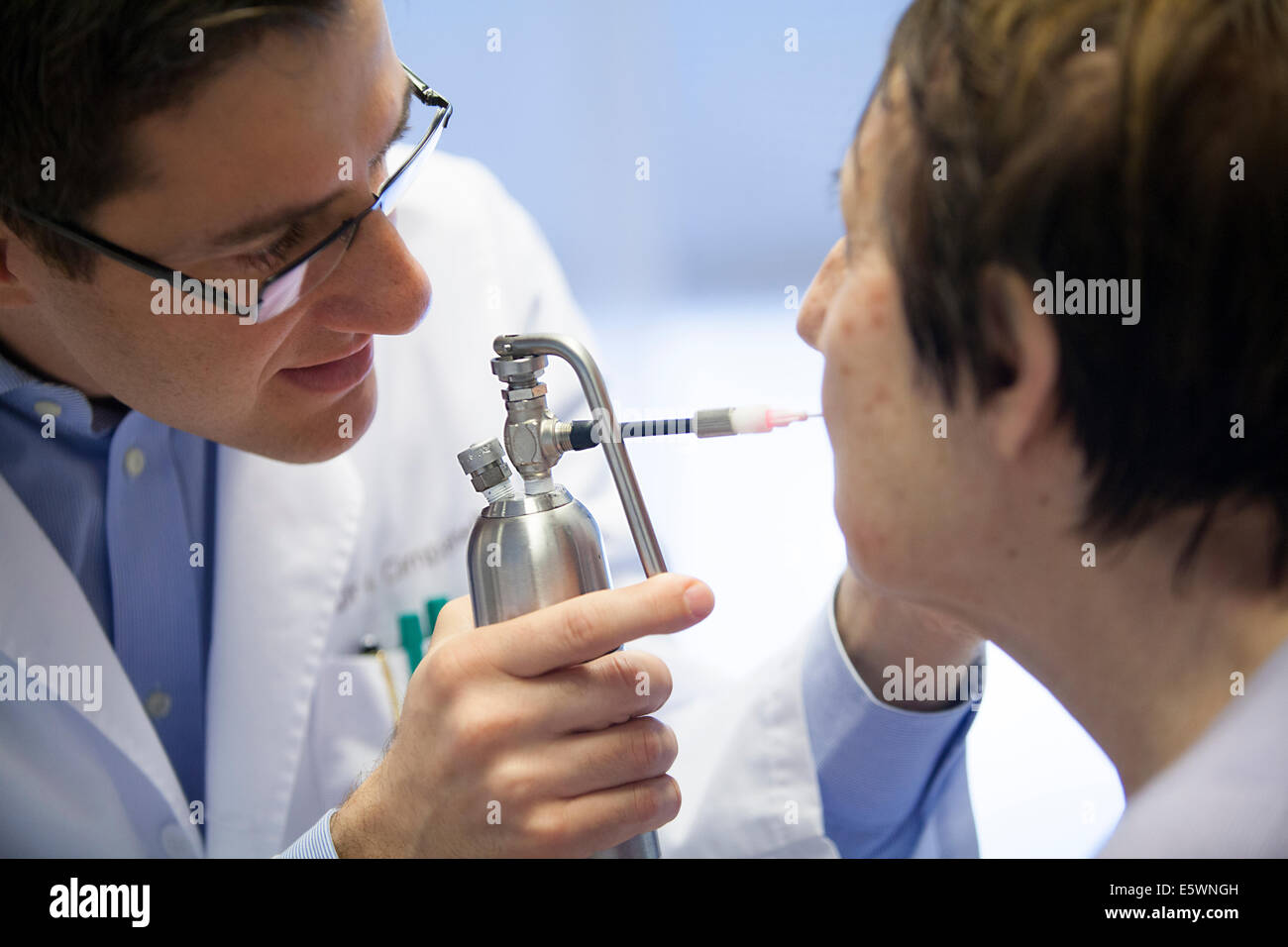 Dermatology Nitrogen High Resolution Stock Photography and Images - Alamy