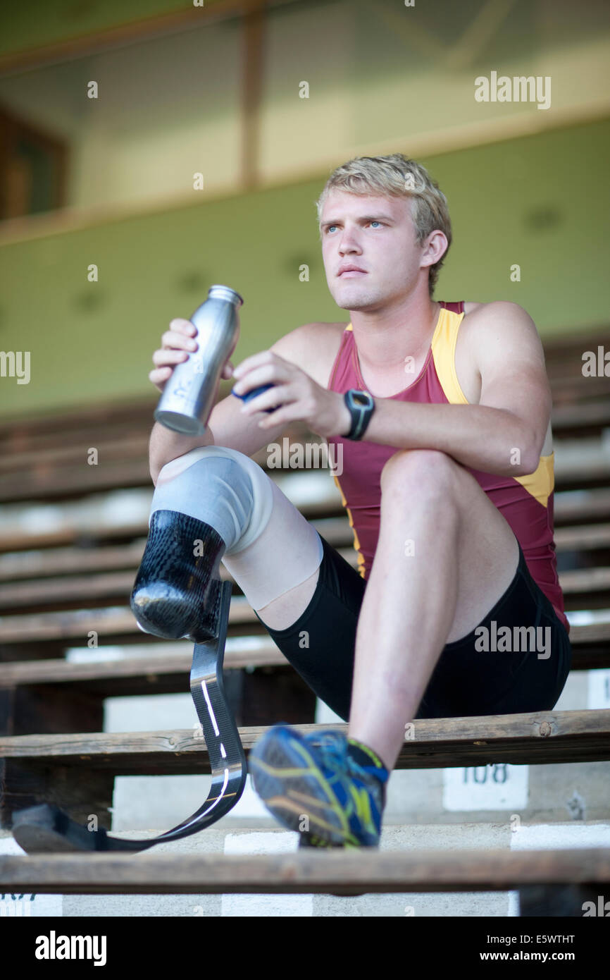 Runner athlete prosthetic leg hi-res stock photography and images - Alamy