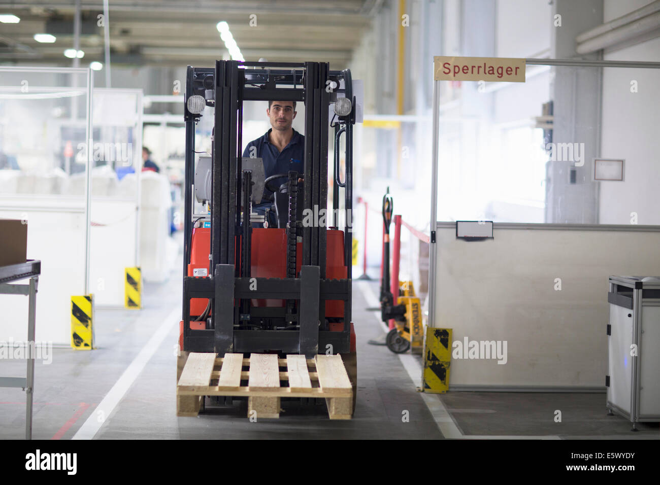 Man driving forklift truck hi-res stock photography and images - Alamy