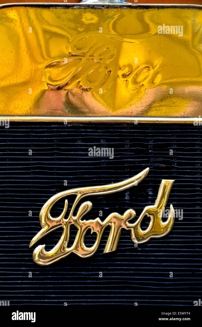 1912 Model T Ford car radiator grille and name badge Stock Photo - Alamy