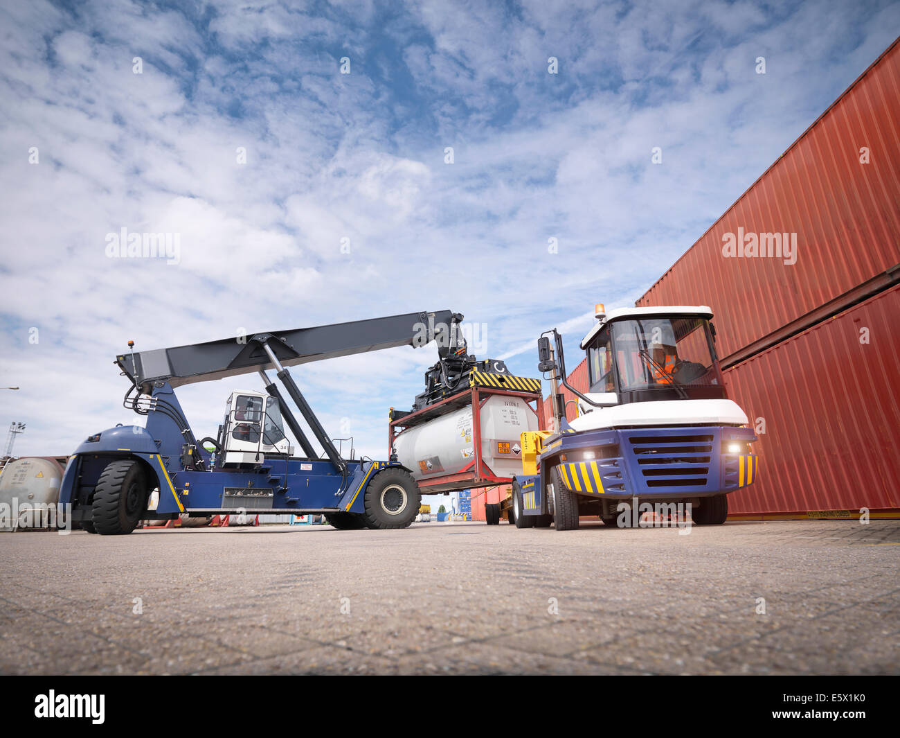 Loading container crane port hi-res stock photography and images - Alamy