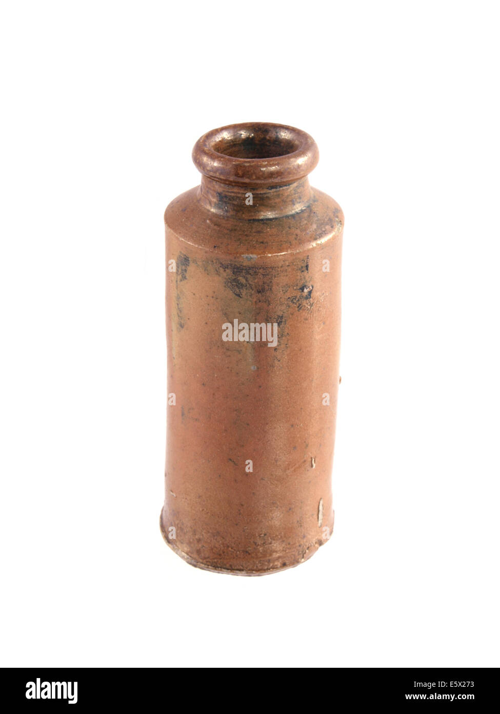 Vintage clay ink well on a white background Stock Photo - Alamy