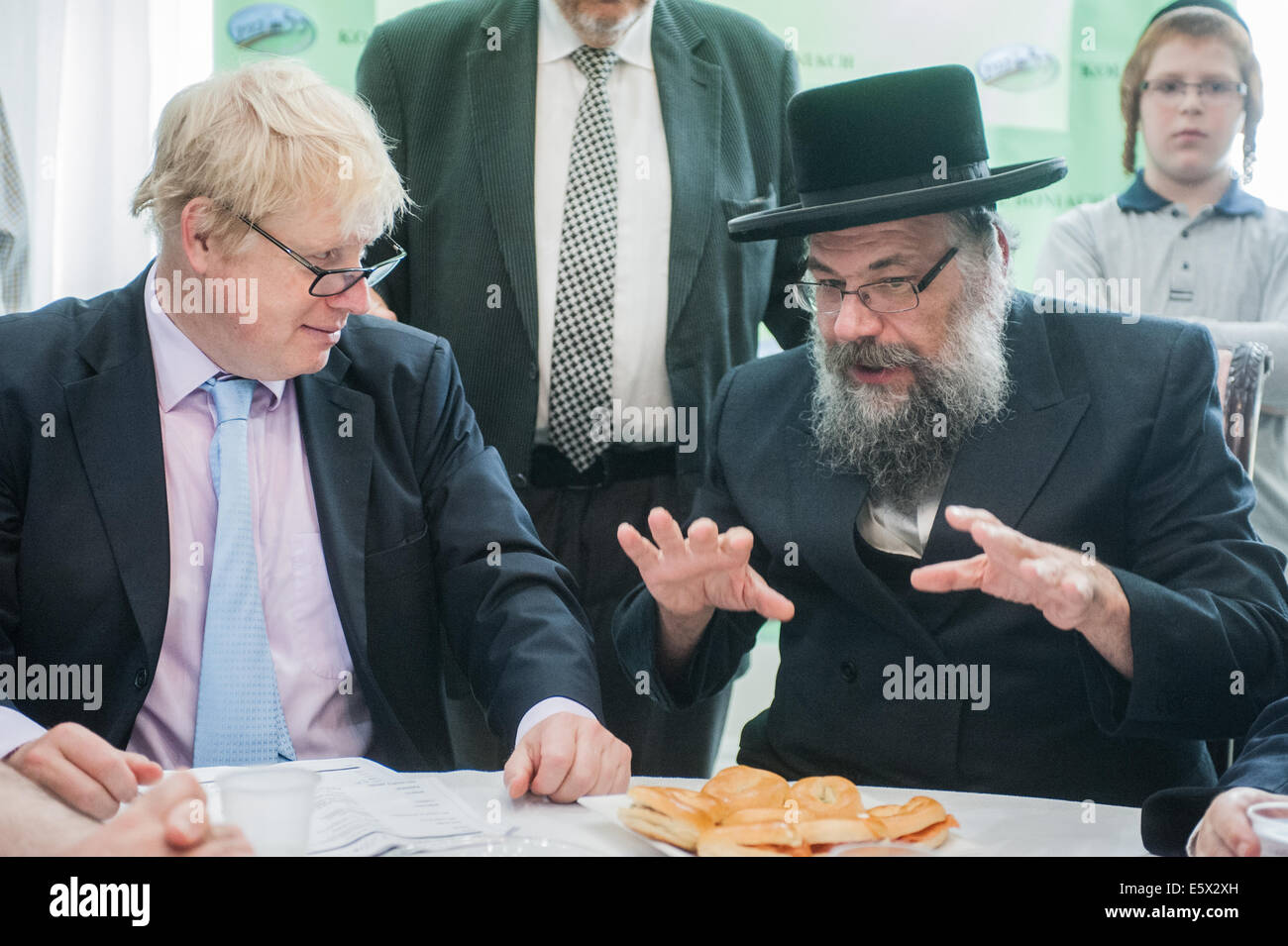 Rabbi jewish community hi-res stock photography and images - Alamy