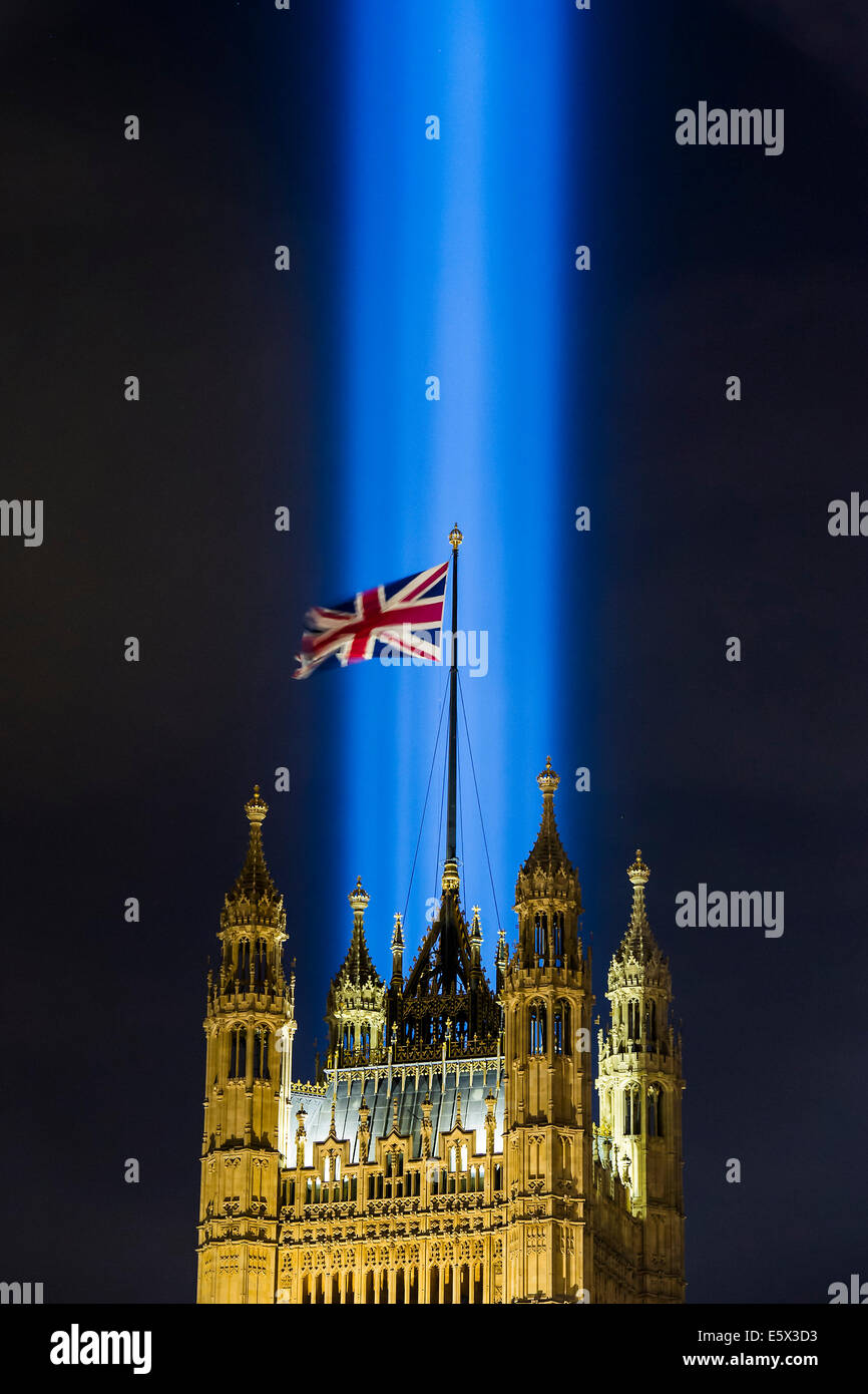 London, UK. 6th August, 2014. Spectra by Ryoji Ikeda, the London light ...