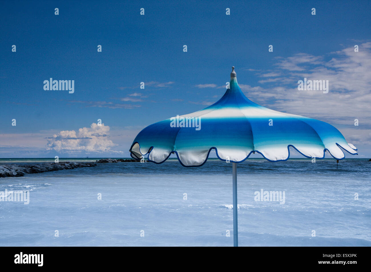 Classic profile hi-res stock photography and images - Alamy