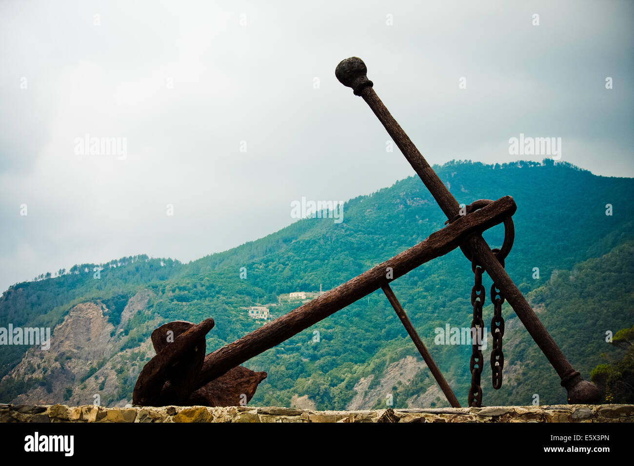 Big anchor chain hi-res stock photography and images - Alamy
