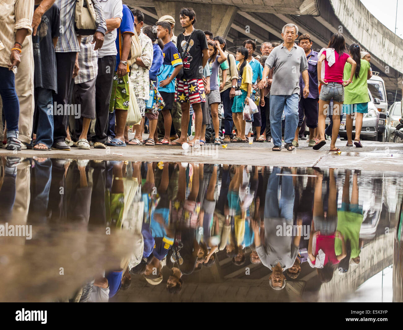 Line up of ghosts hi-res stock photography and images - Alamy