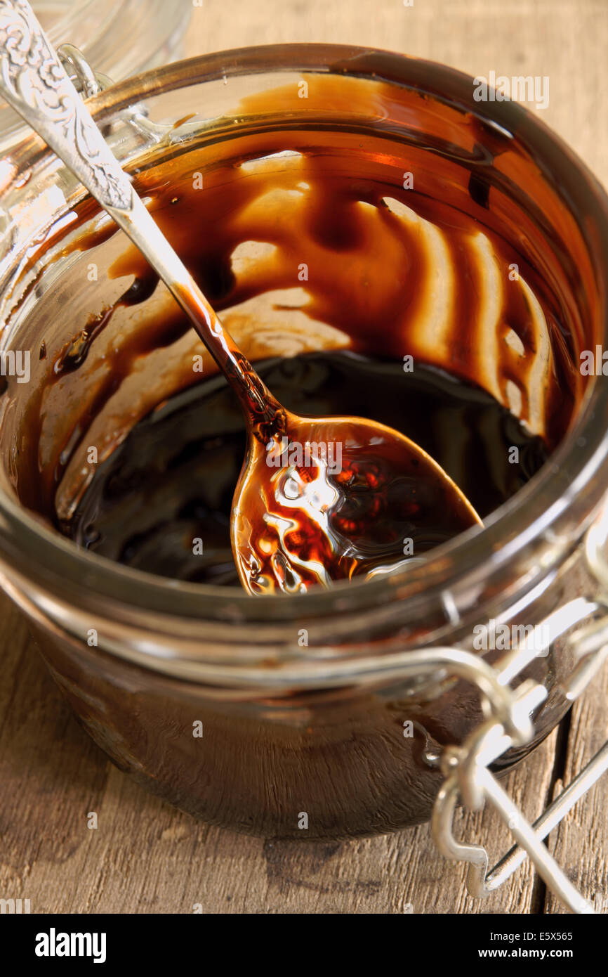 Molasses hi-res stock photography and images - Alamy