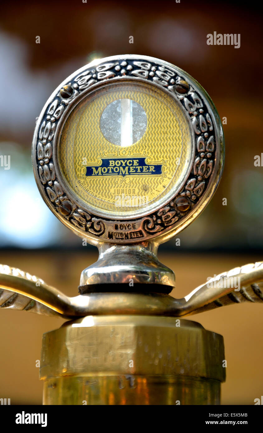 Ford Model T - Boyce MotoMeter (Junior) for measuring the radiator ...
