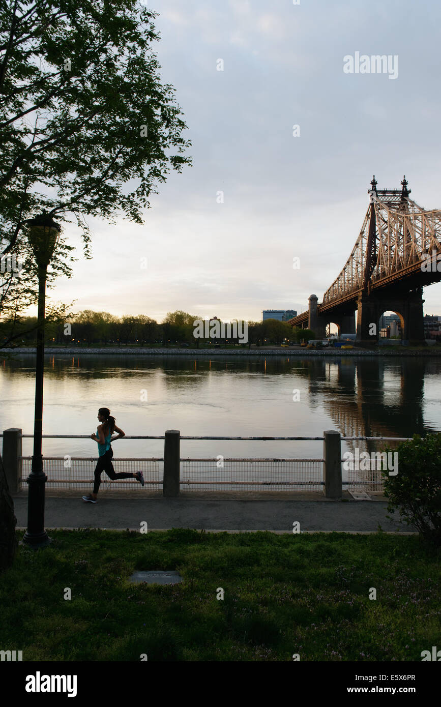 Running Woman Silhouette High Resolution Stock Photography and Images ...