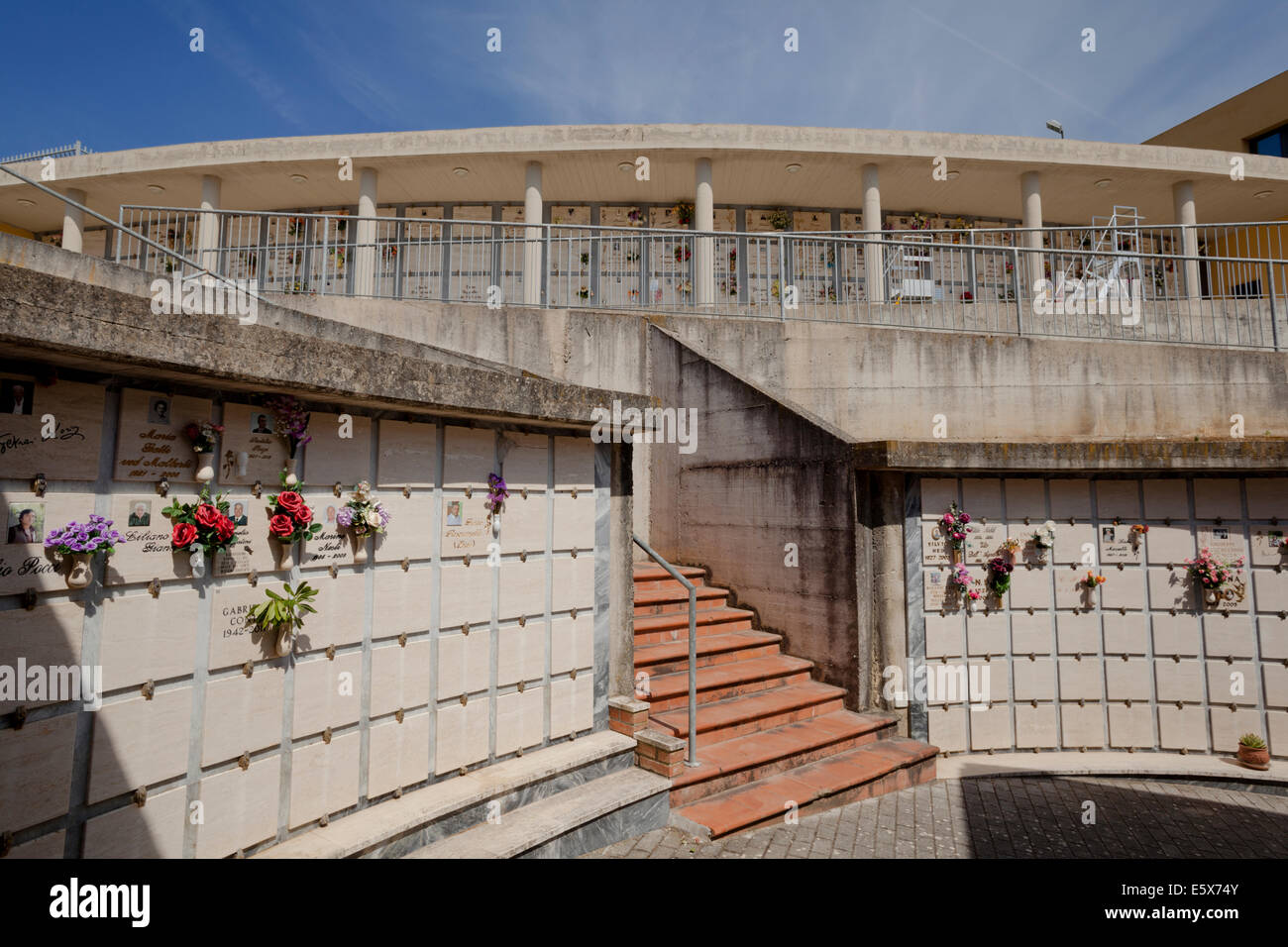 Italian cemetery hi-res stock photography and images - Alamy