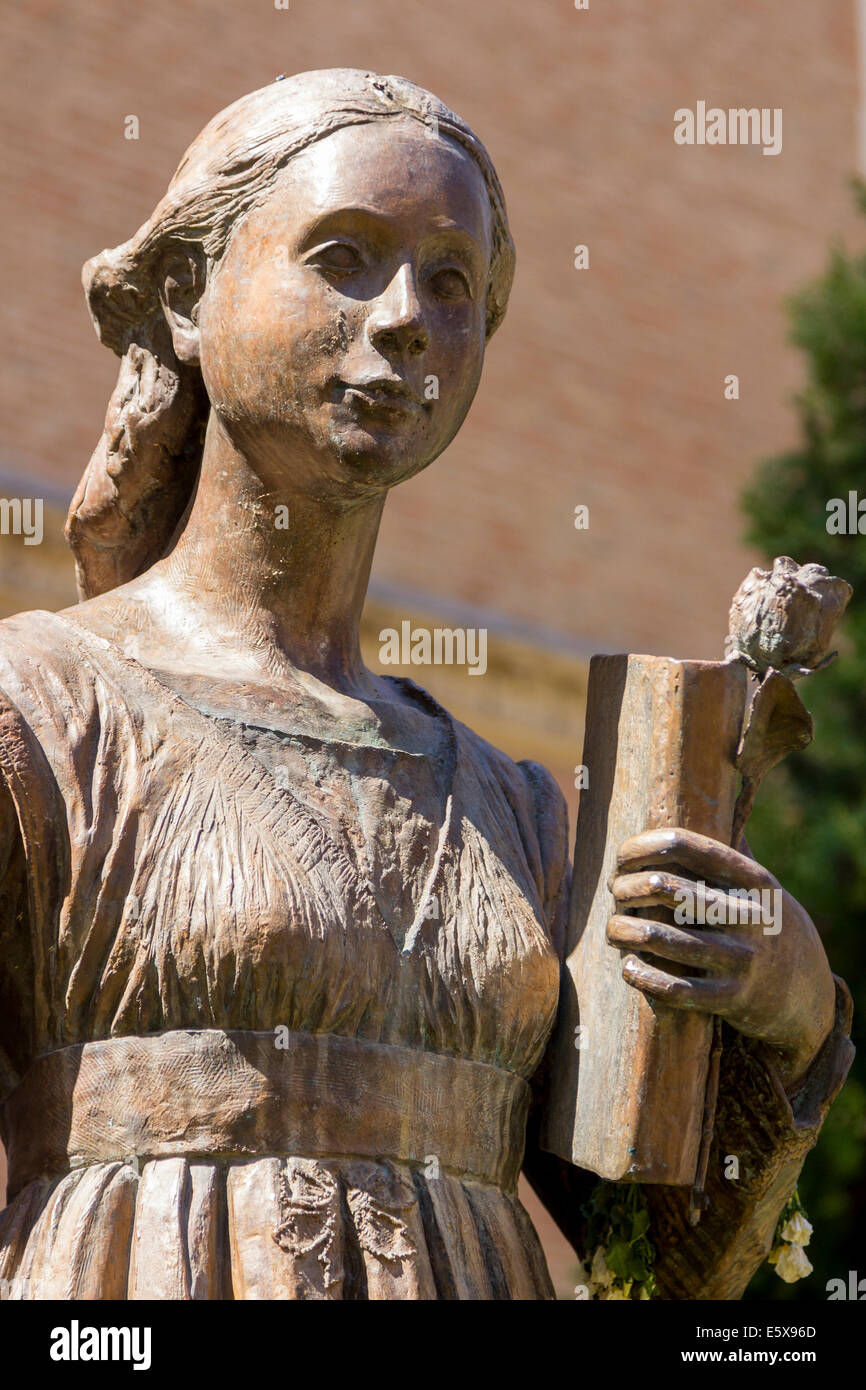 Statue of Catherine of Aragon 1485-1536 Queen of England Stock Photo ...