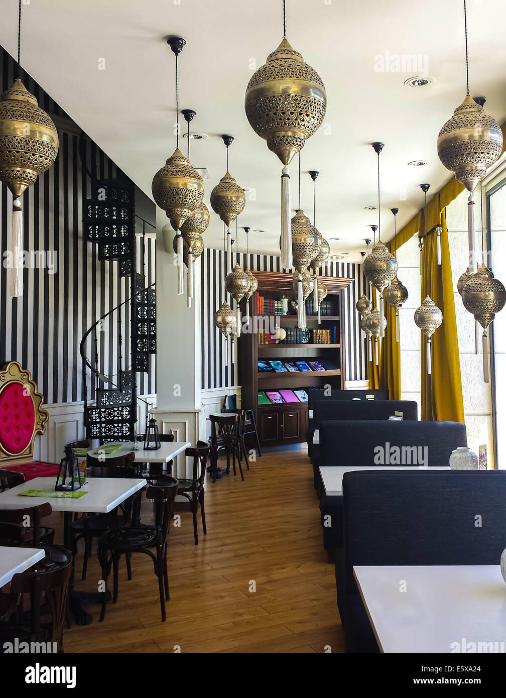 Arabesque arabe hi-res stock photography and images - Alamy