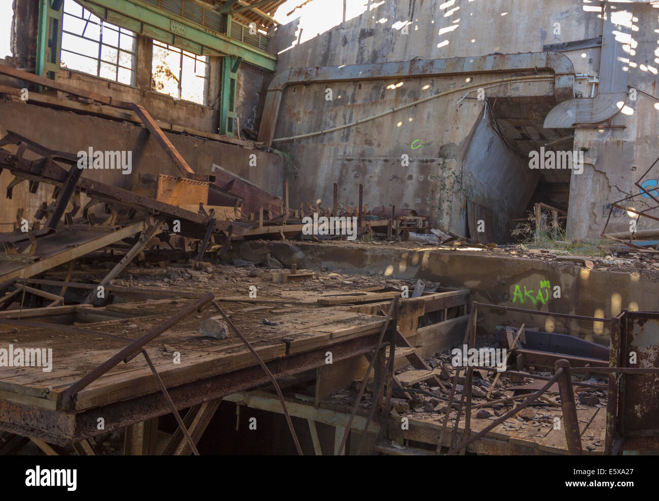 Machinery destroyed in coal mine hi-res stock photography and images ...