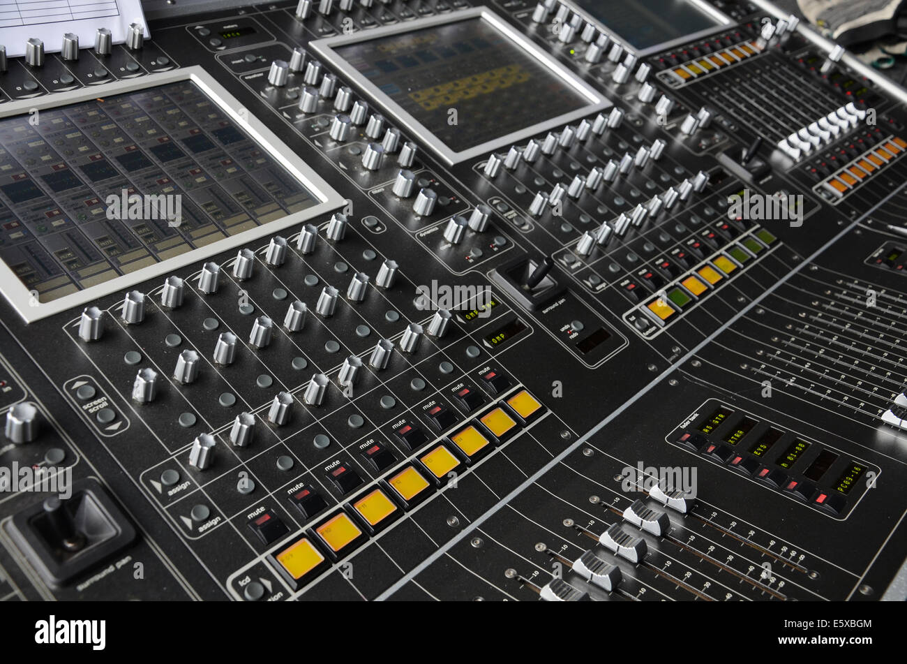 Concert stage set up hi-res stock photography and images - Alamy