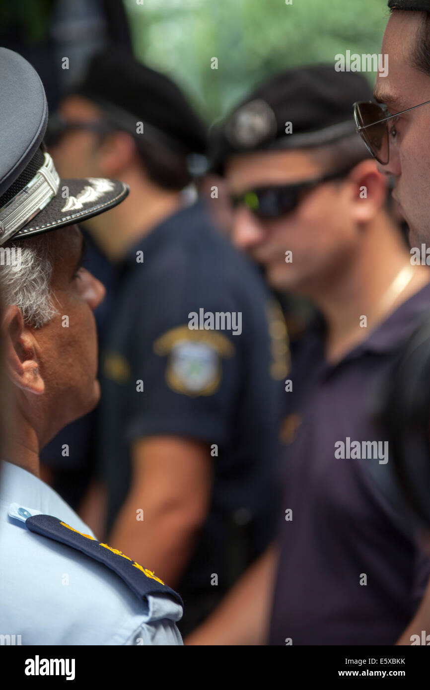 Greek Police officer protests. Greece wide protest of Greek Police ...