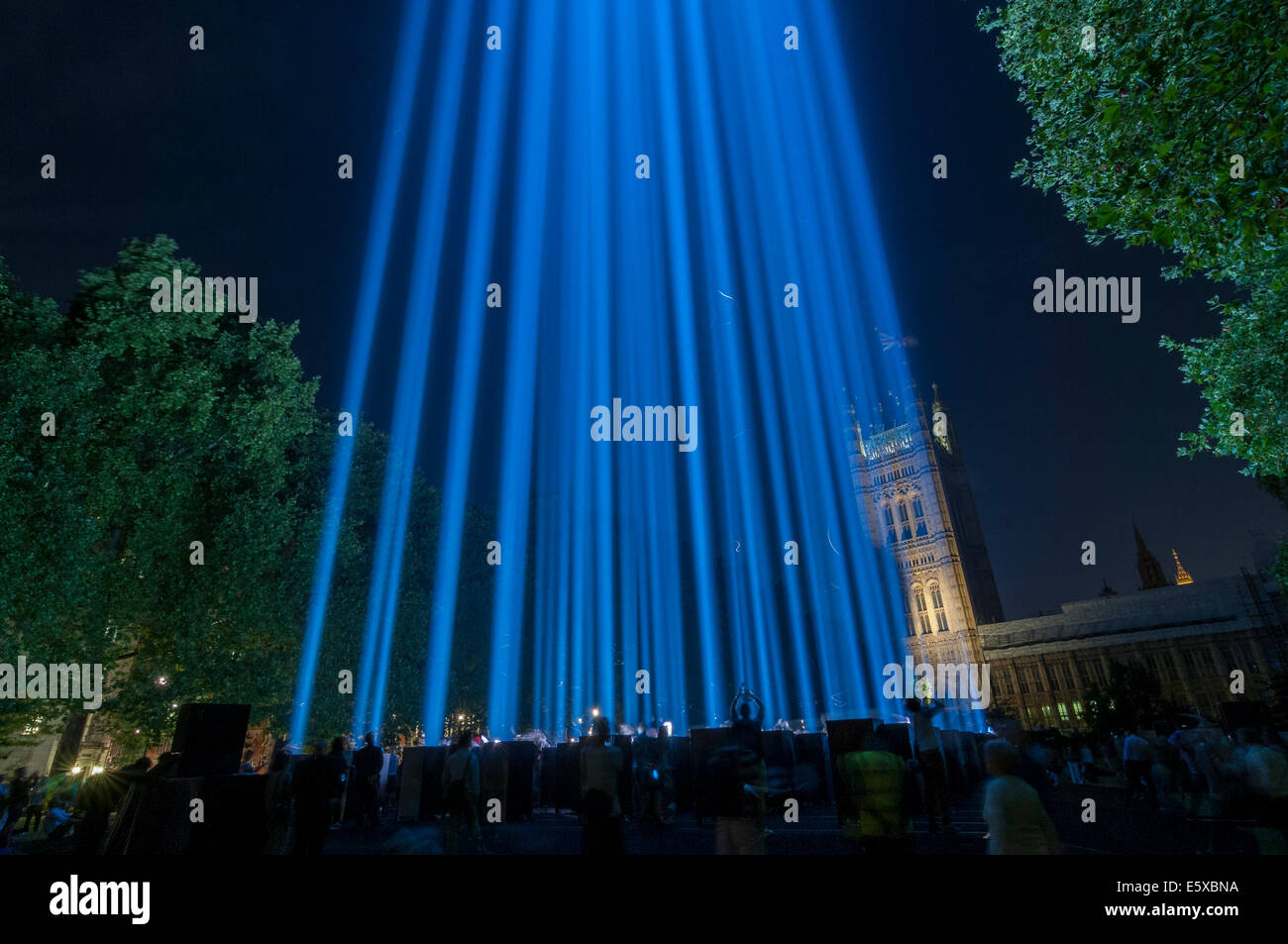 London, UK, 6th Aug 2014. In Victoria Tower Gardens, next to the Palace ...