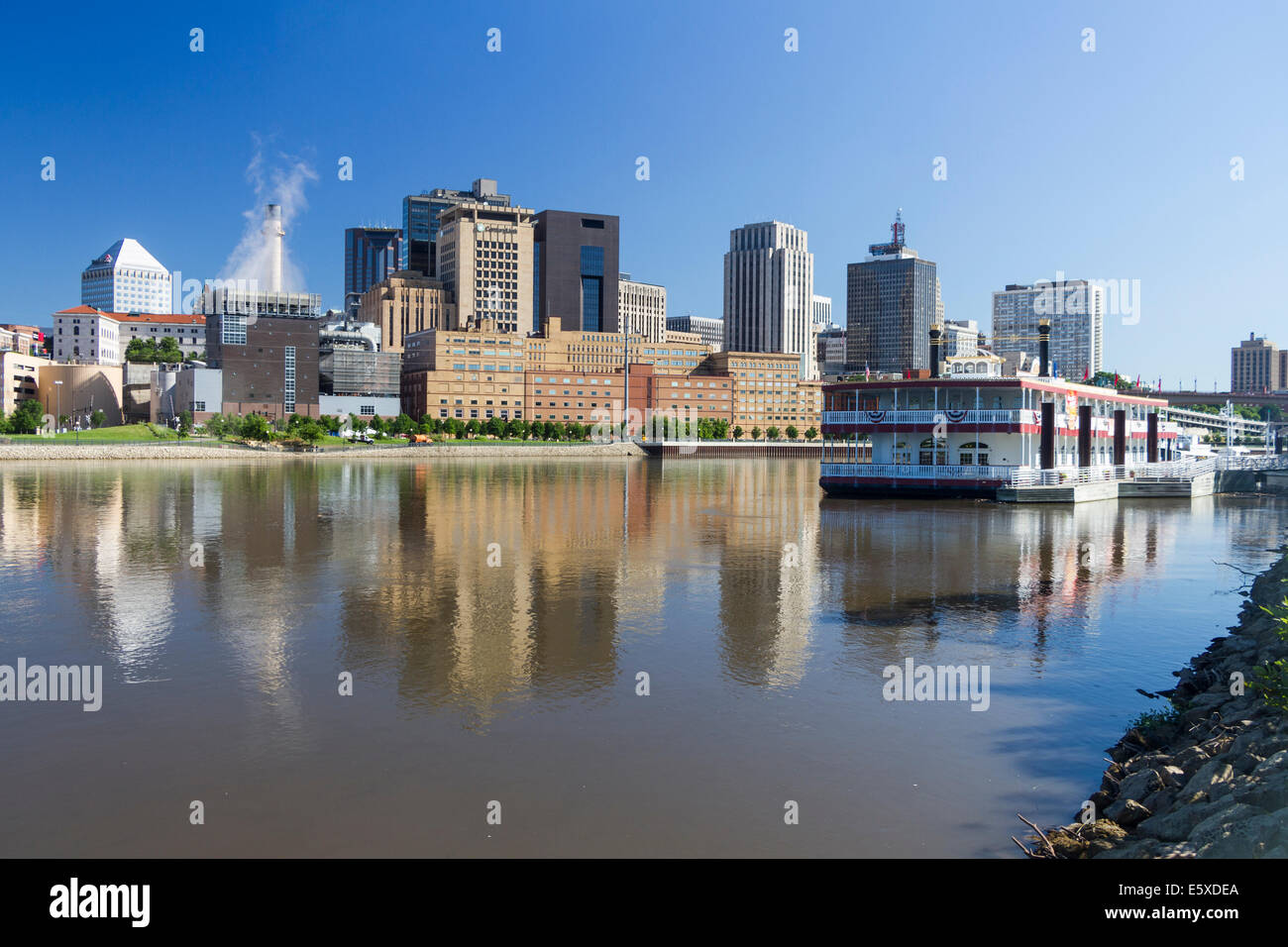 Downtown St Paul and Minnesota Centennial Showboat, Mississippi River ...