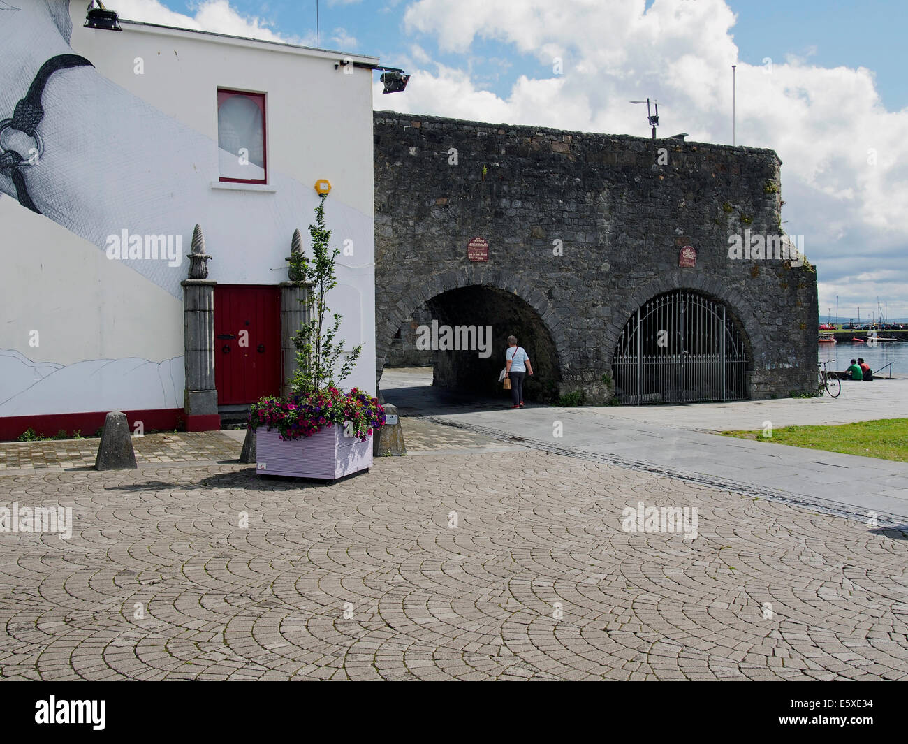 Spanish arch hi-res stock photography and images - Alamy