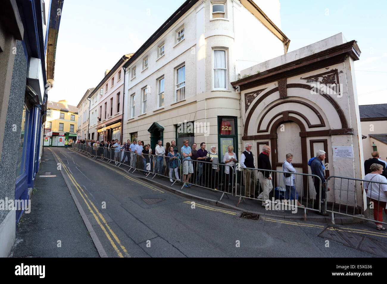 Brecon market hall hi-res stock photography and images - Alamy