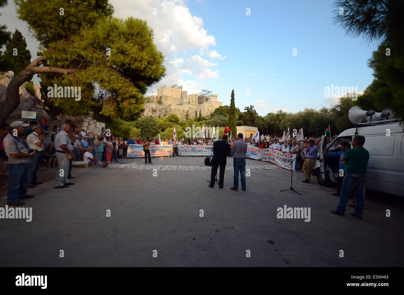 Protesters front standing solidarity hi-res stock photography and ...