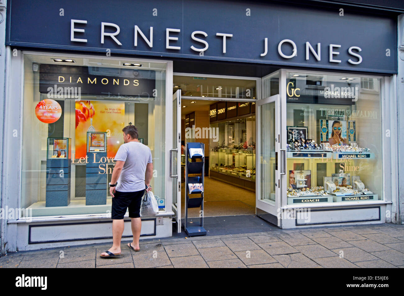 Ernest jones hi-res stock photography and images - Alamy