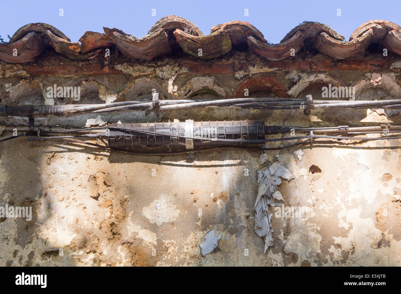 Phone wiring mess hi-res stock photography and images - Alamy