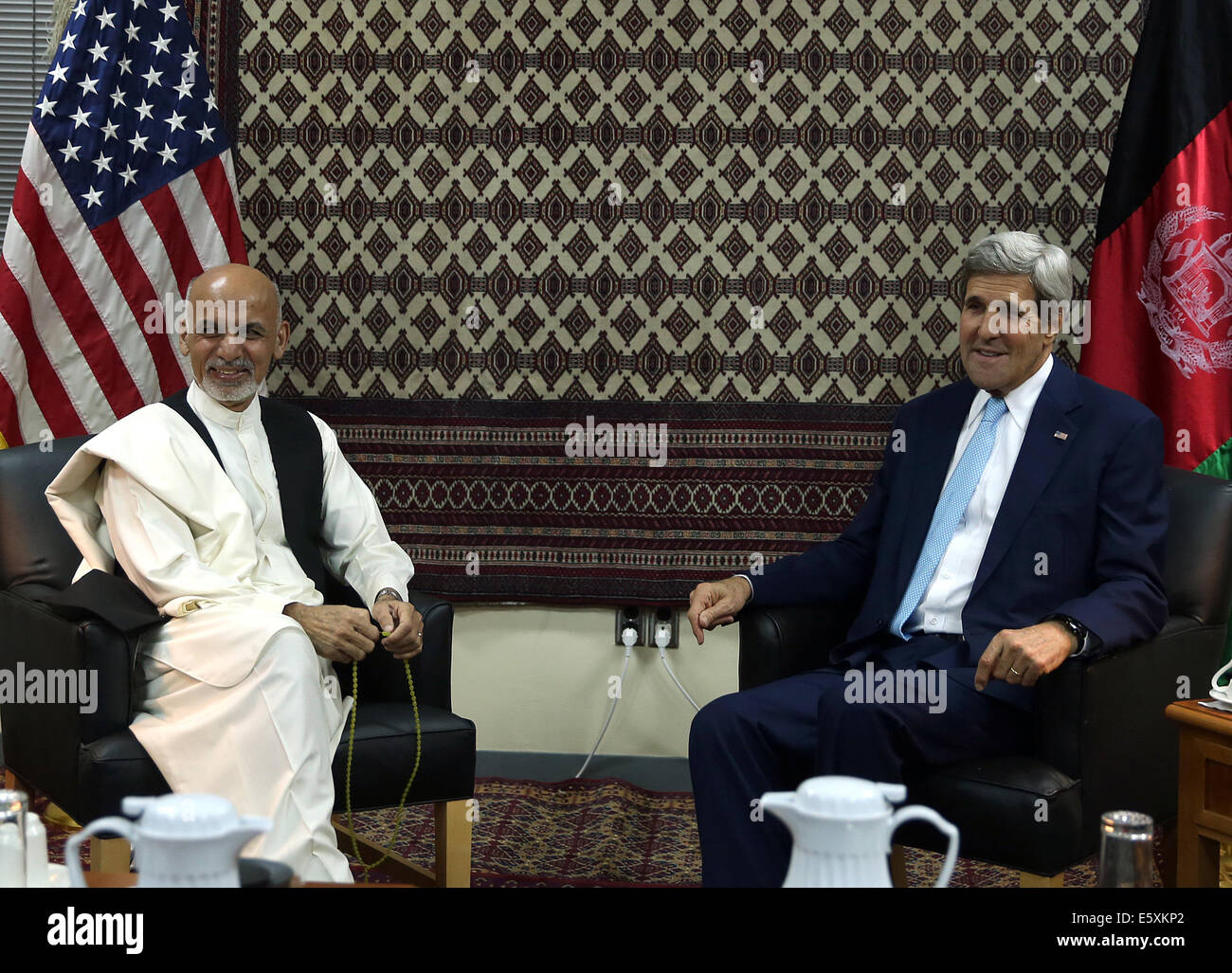John kerry and ashraf ghani hi-res stock photography and images - Alamy