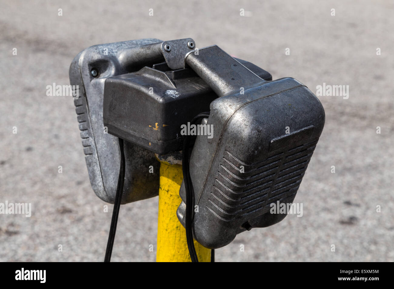 Drive in movie speakers Stock Photo - Alamy