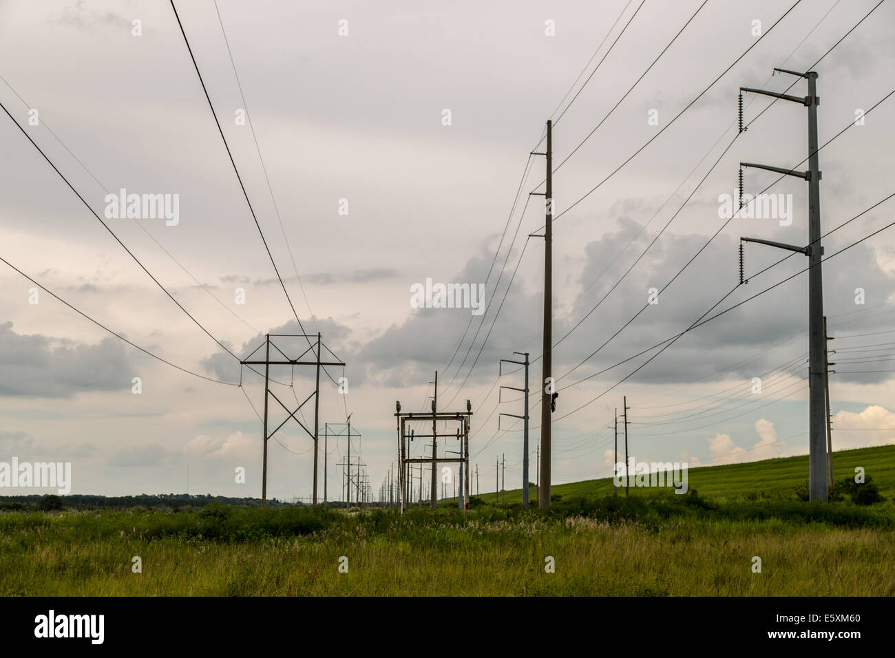 Multiple power lines hi-res stock photography and images - Alamy