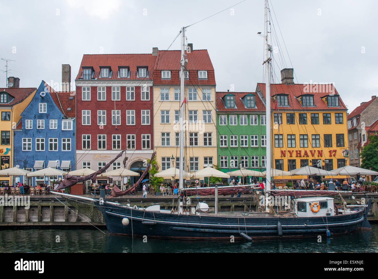 Heritage harbour on Nyhavn canal, Copenhagen Stock Photo - Alamy