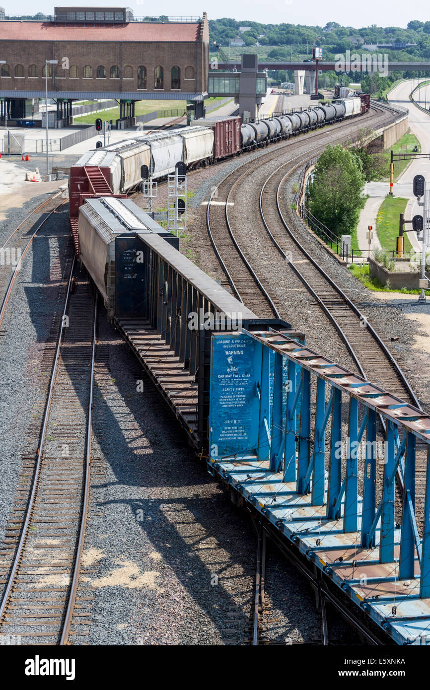 Goods train, St Paul, Minnesota, USA Stock Photo - Alamy
