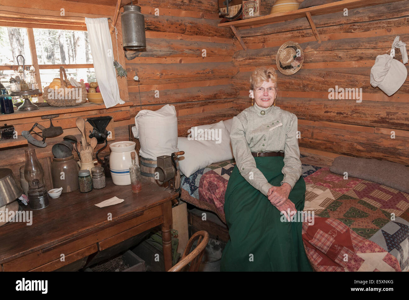 Oregon, Bend, High Desert Museum, 1904 Miller Ranch, female reenactor ...