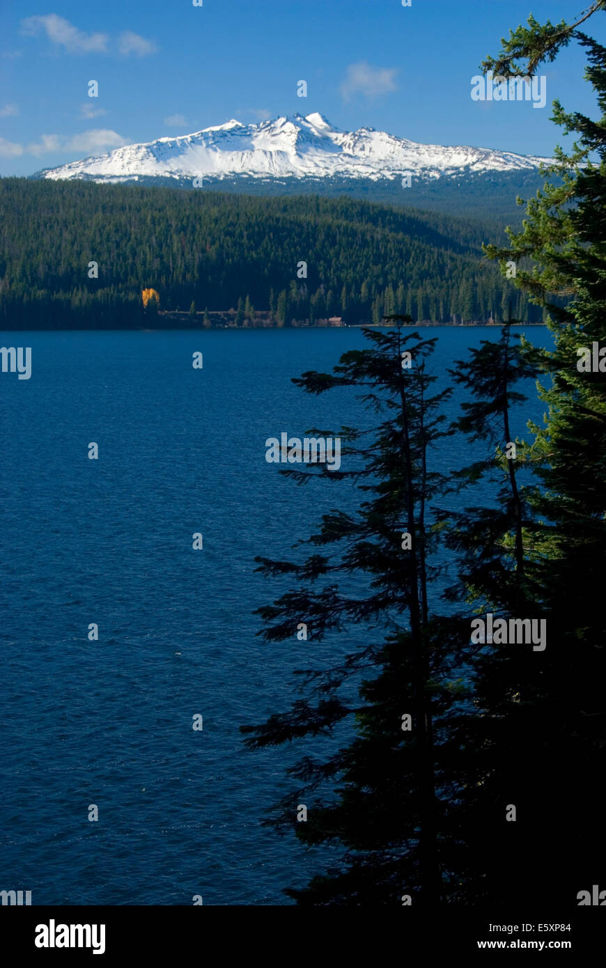 Odell Lake with Diamond Peak, Deschutes National Forest, Oregon Stock ...