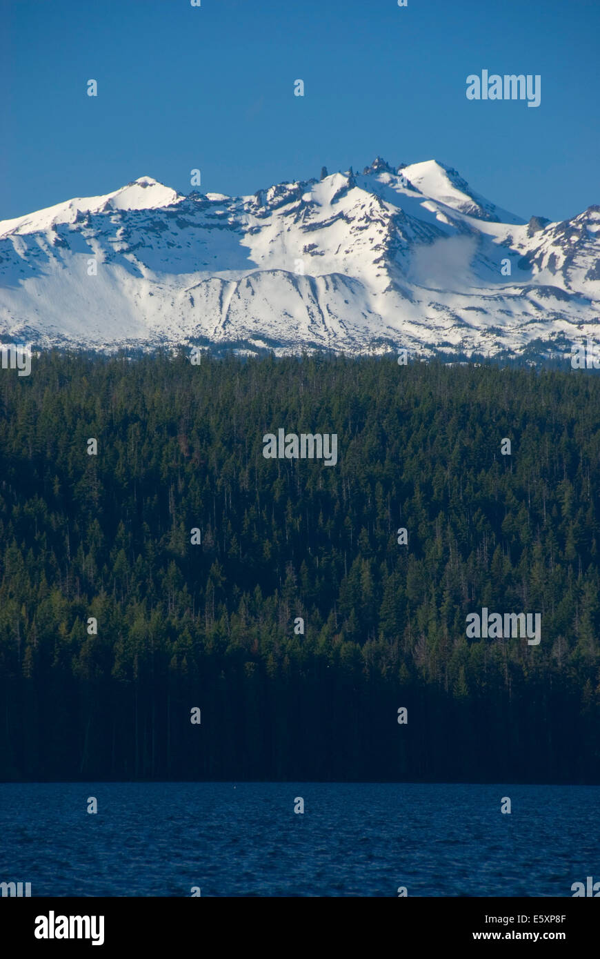 Odell Lake with Diamond Peak, Deschutes National Forest, Oregon Stock ...