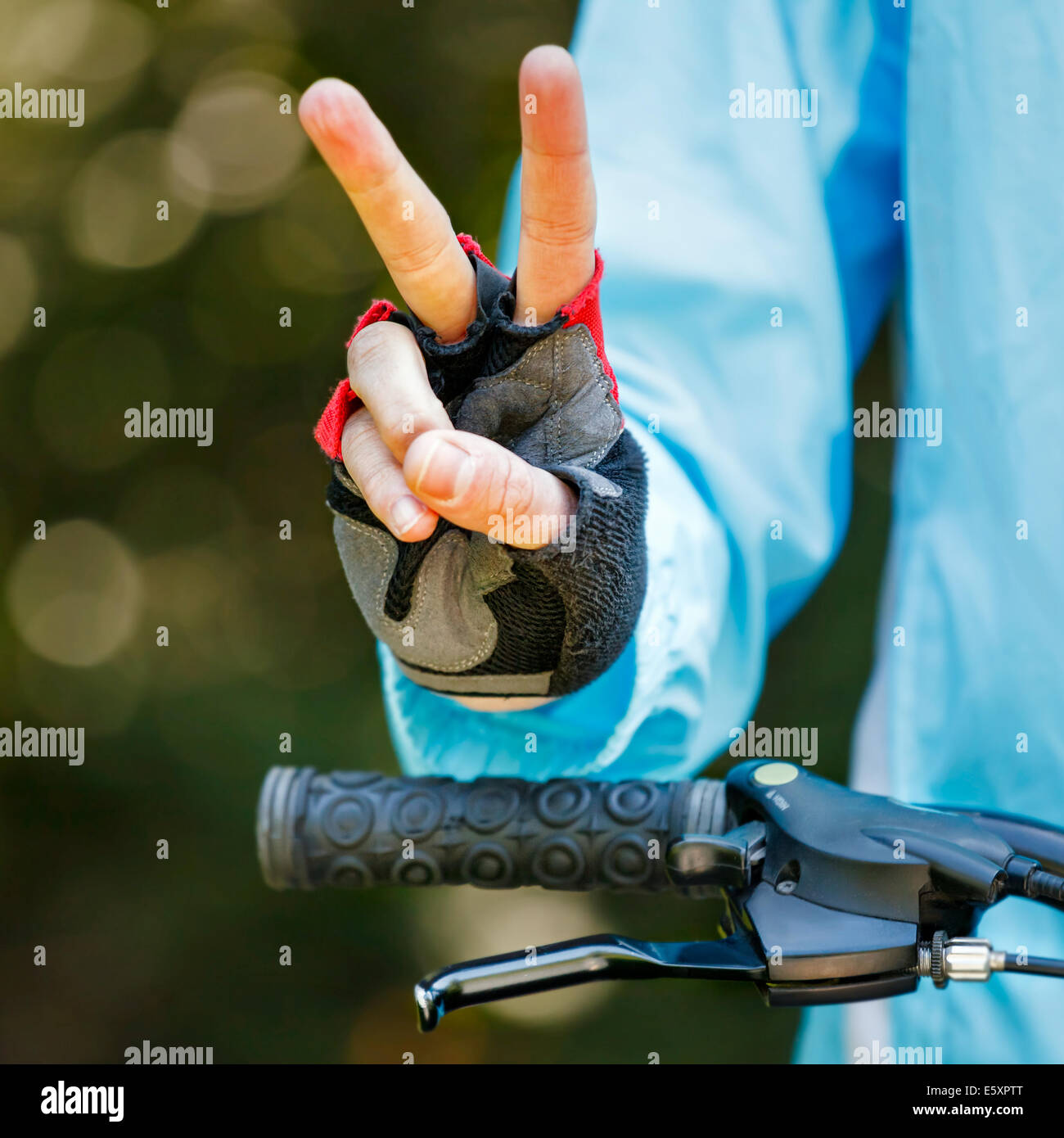 Victory sign hi-res stock photography and images - Alamy