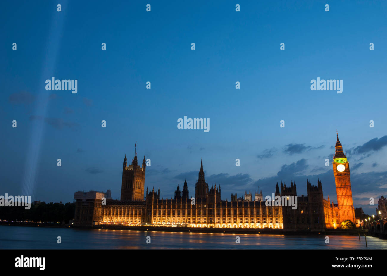 Capital city war ww1 column of light hi-res stock photography and ...