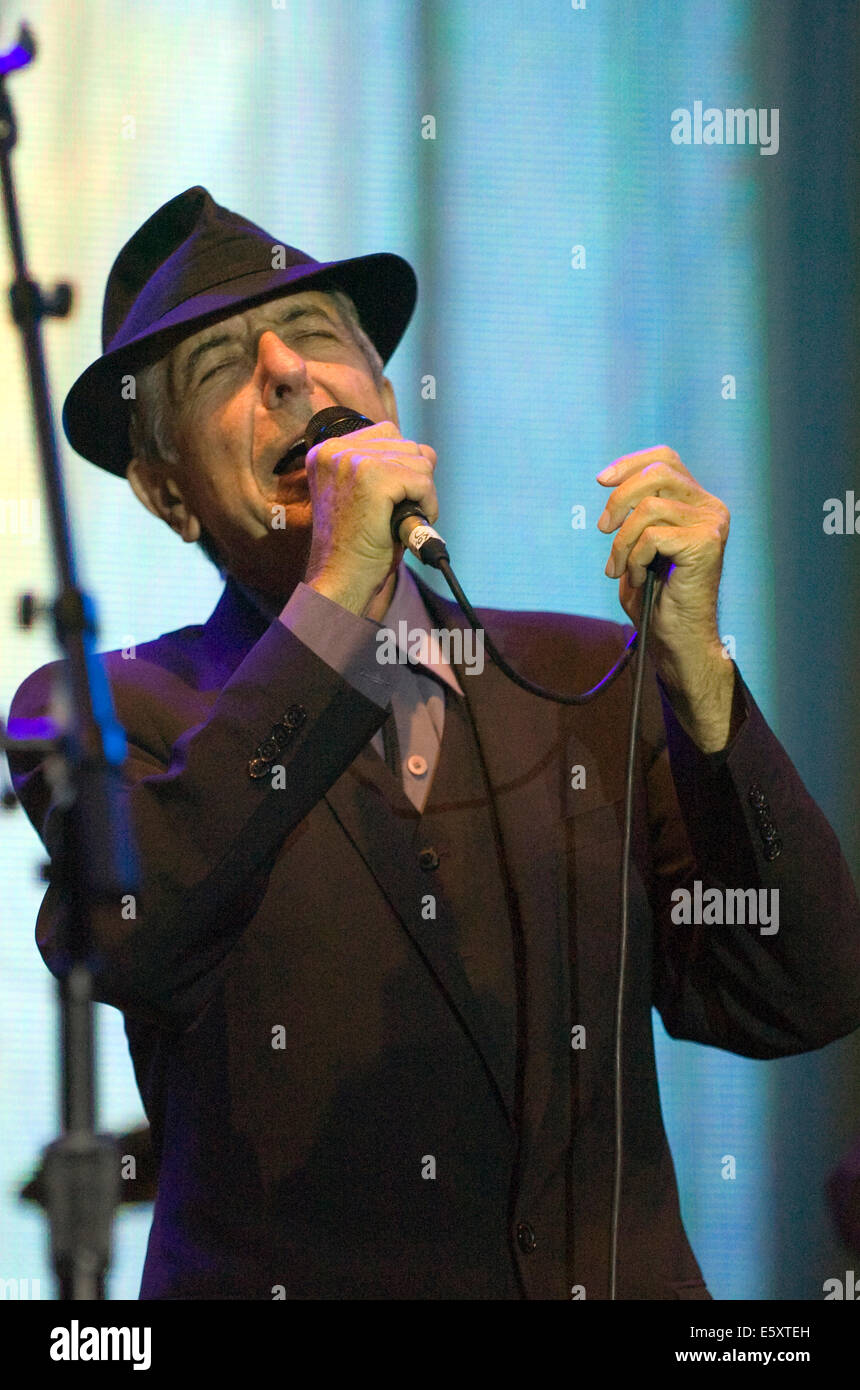 Singer songwriter Leonard Cohen headlining the Big Chill festival 2009 ...