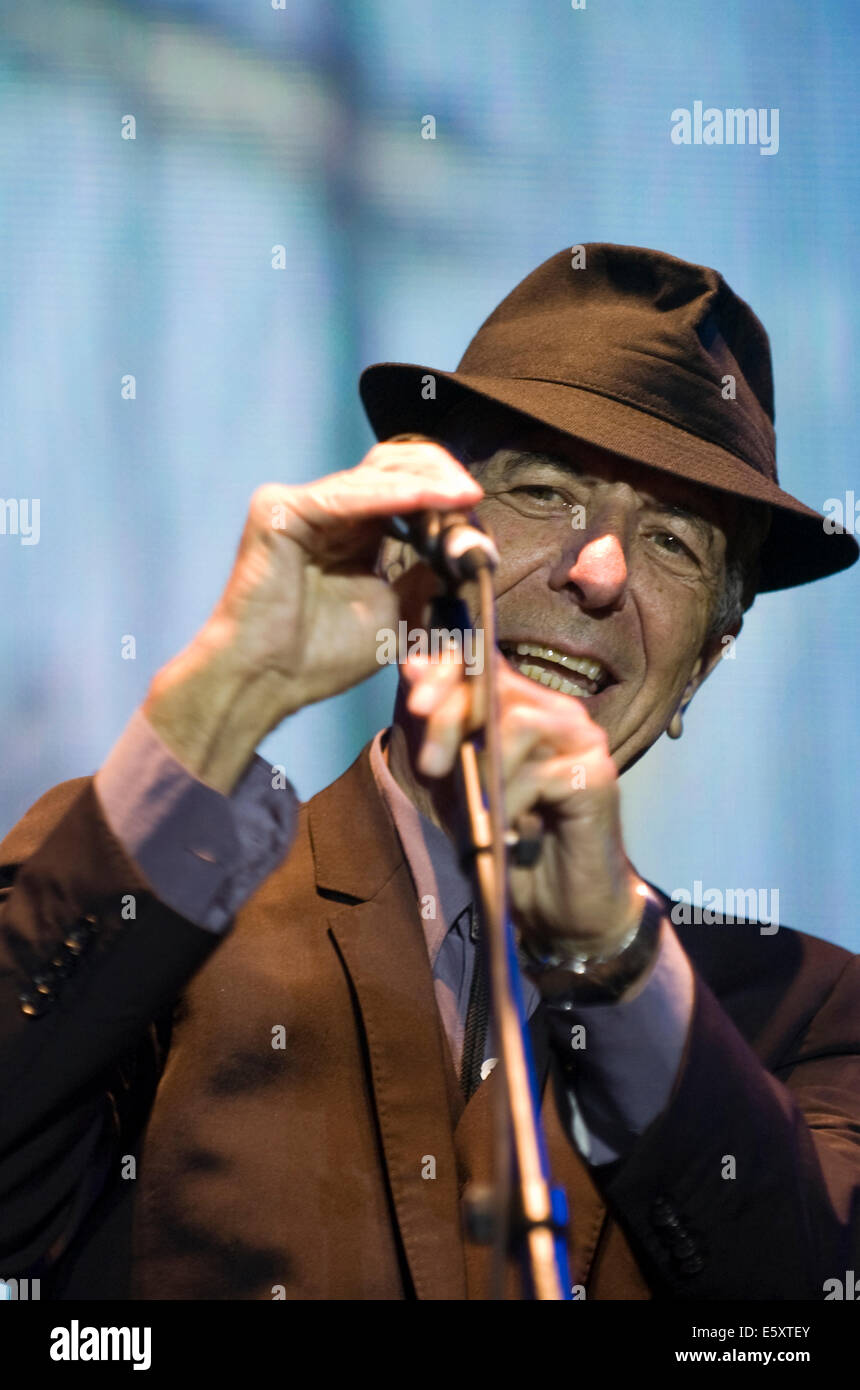 Singer songwriter Leonard Cohen headlining the Big Chill festival 2009 ...