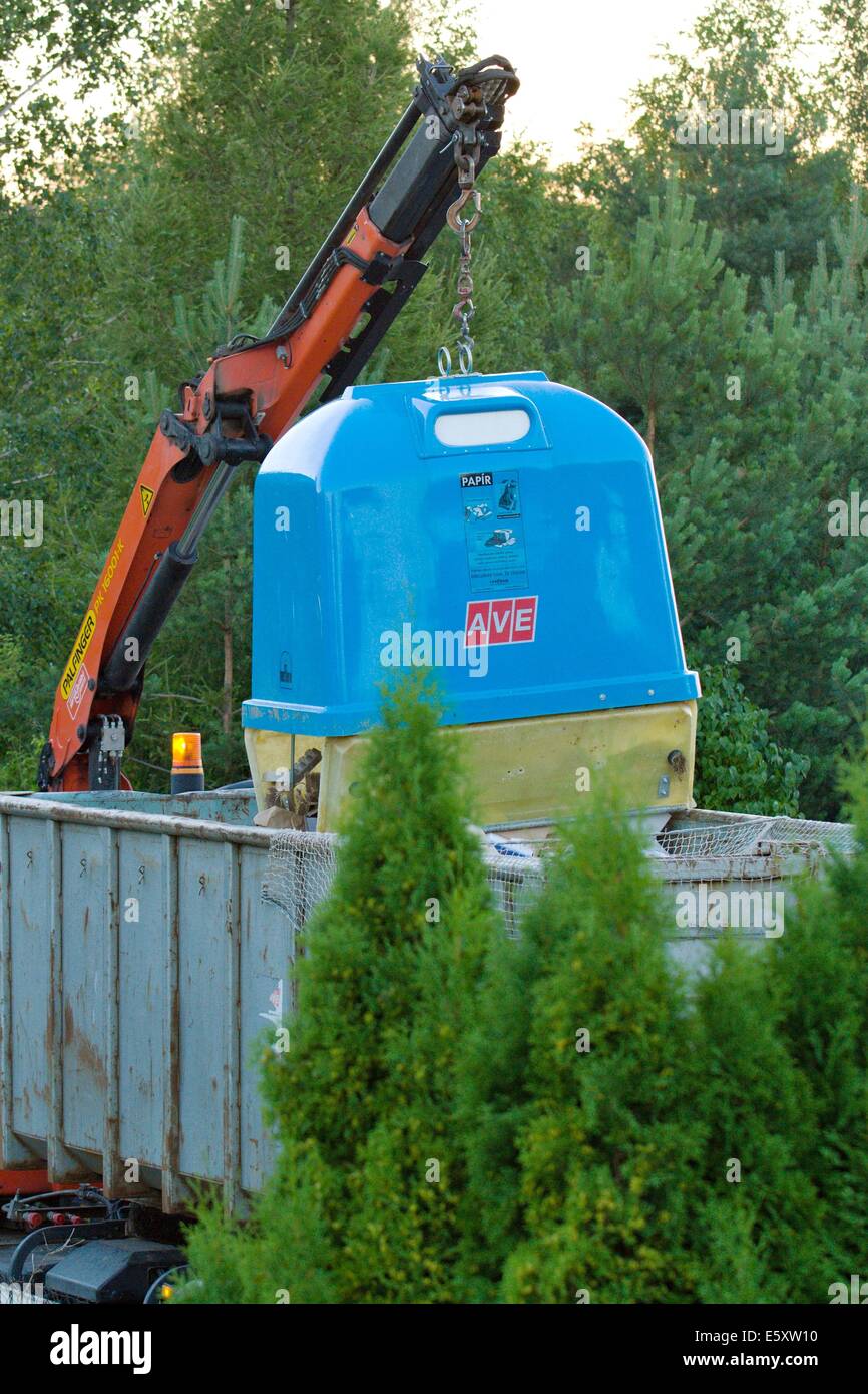Separated bins hi-res stock photography and images - Alamy