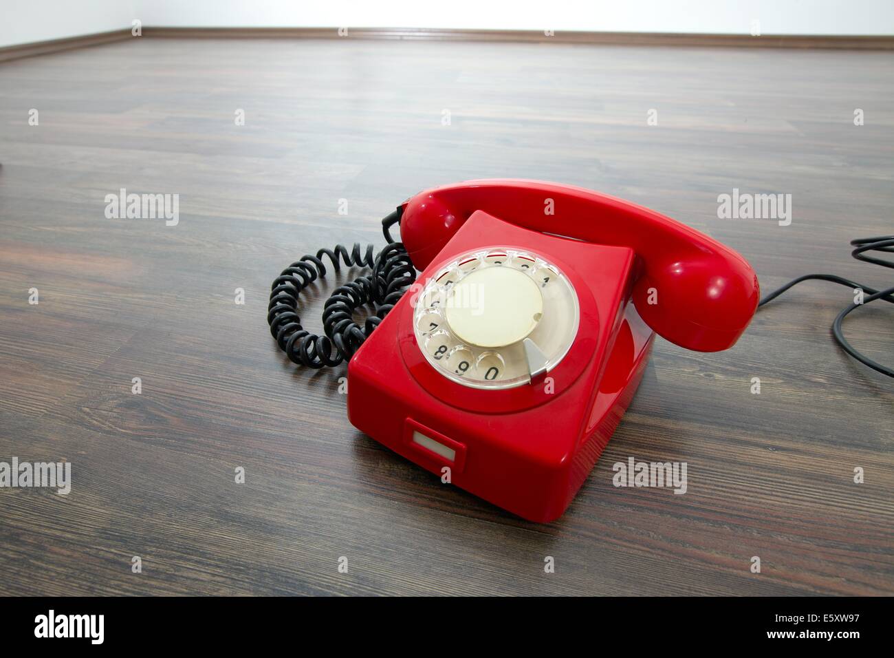 Traditional old fashioned old style telephone phone hi-res stock ...