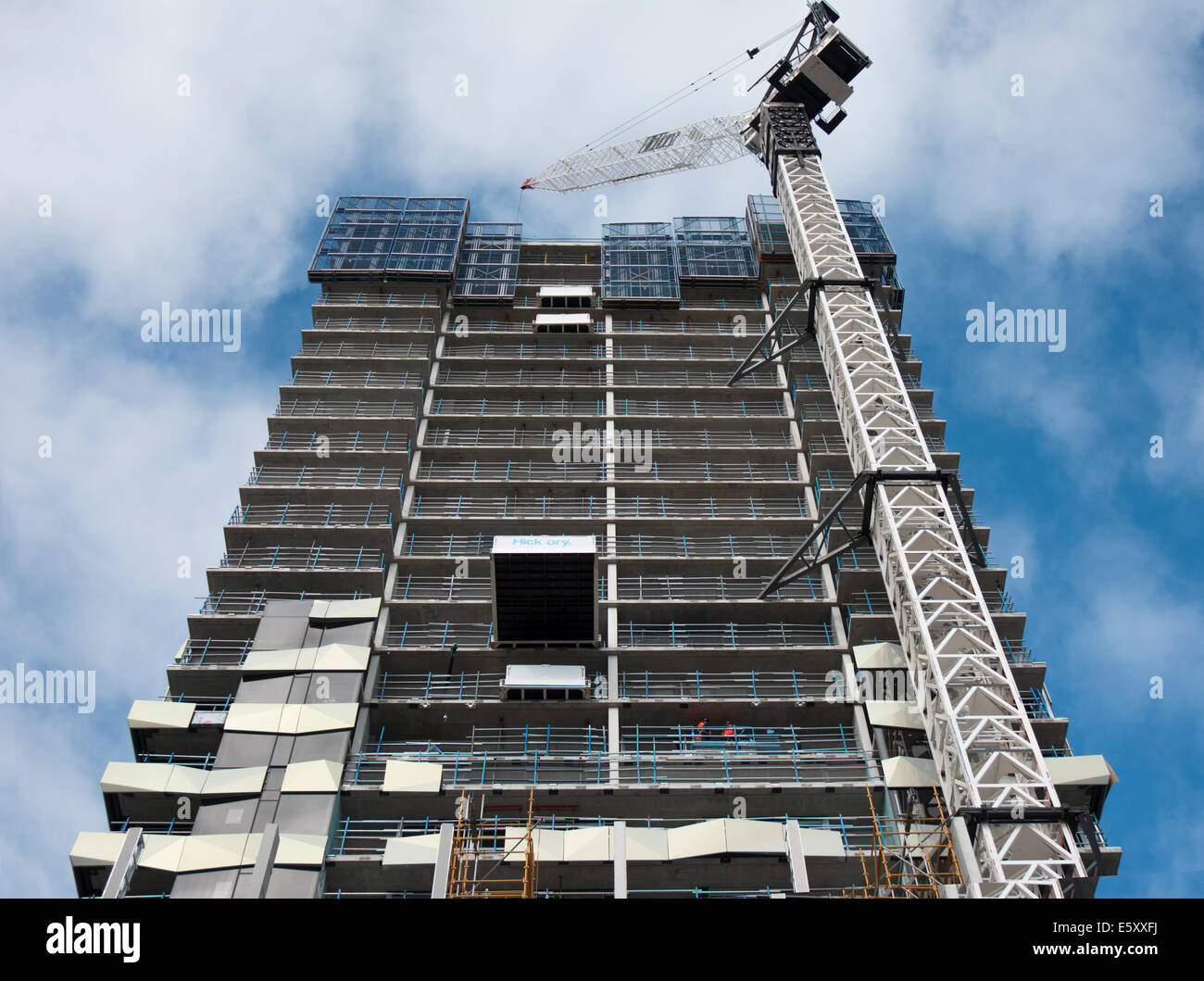 Skyscraper building under construction hi-res stock photography and ...