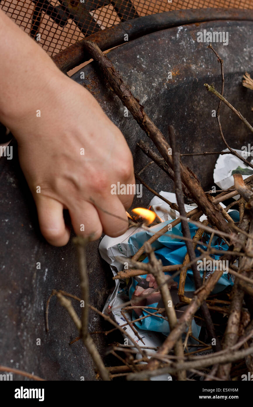 Setting fire to hi-res stock photography and images - Alamy