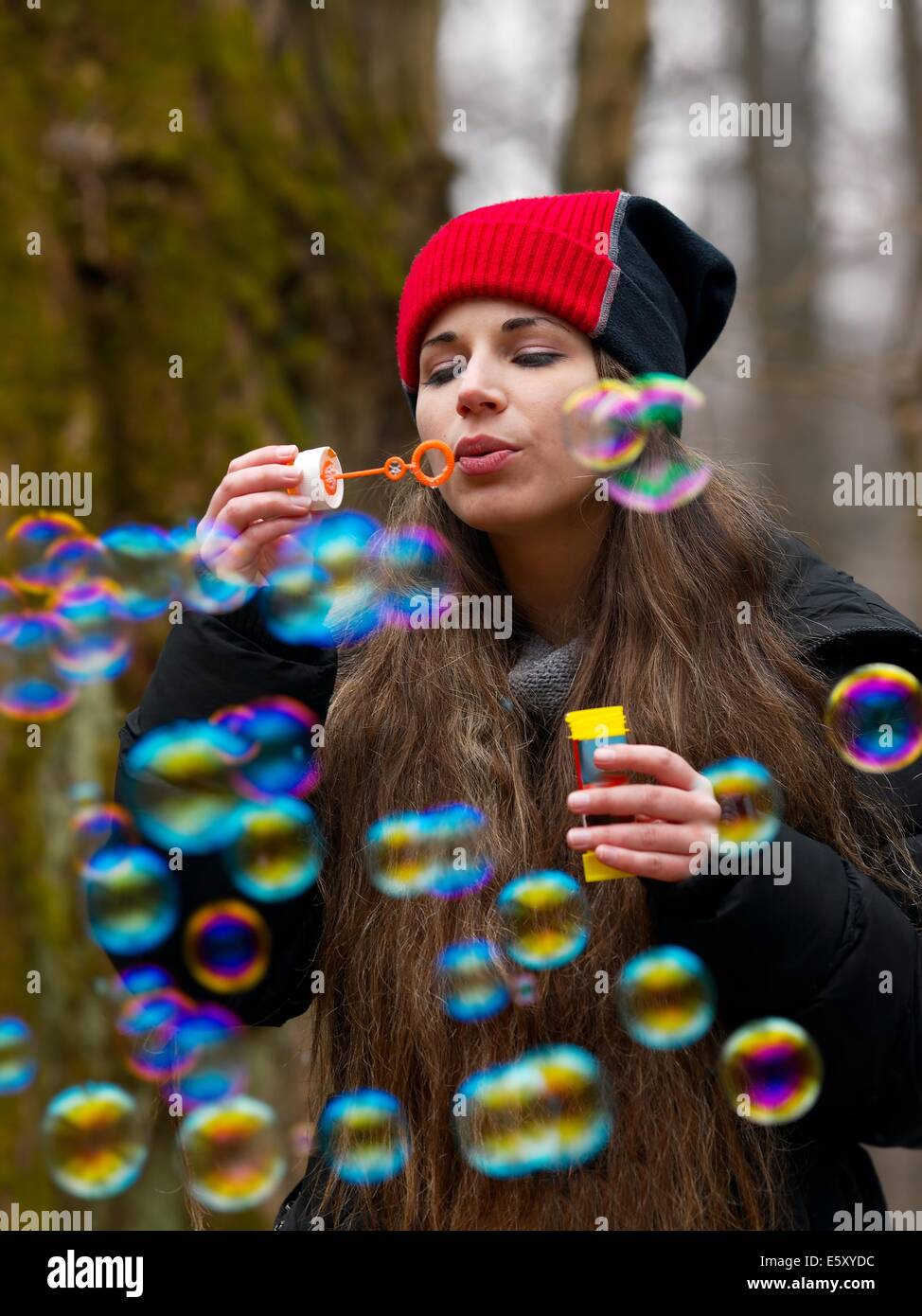 Women and bubbles hi-res stock photography and images - Alamy