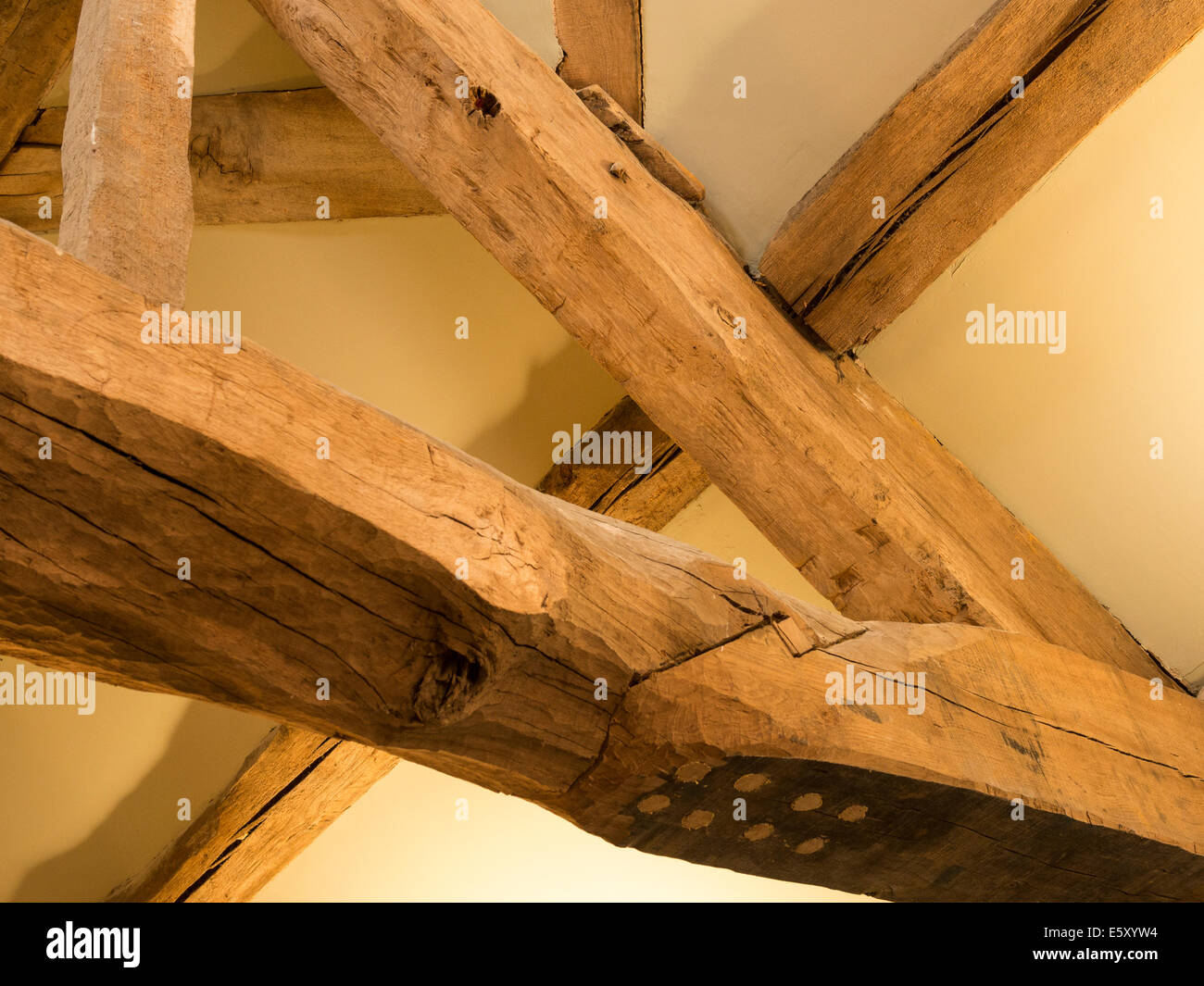 Wooden beams ceiling hi-res stock photography and images - Alamy