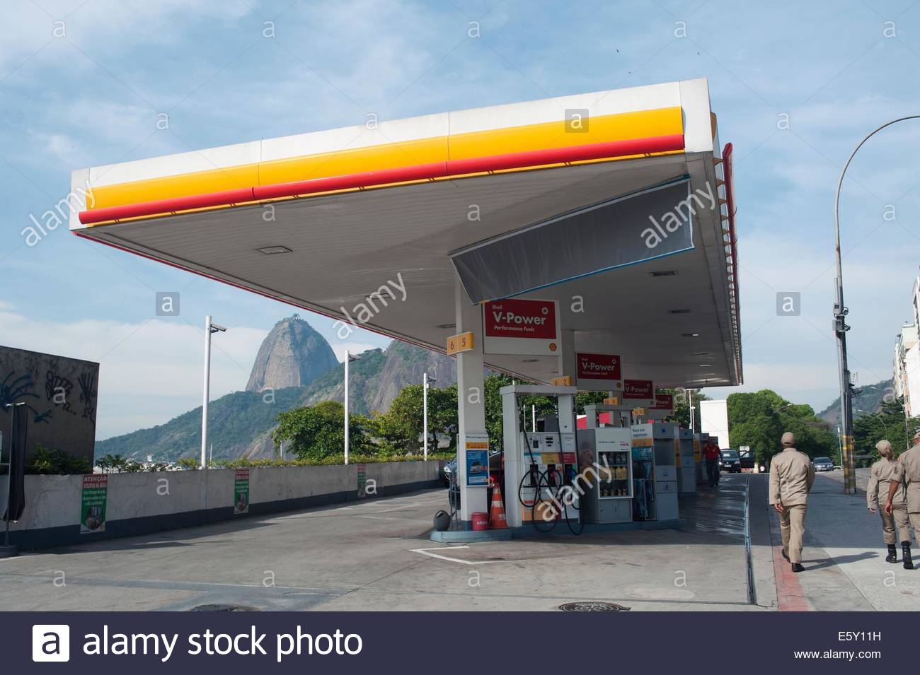 Shell Petrol Stock Photos & Shell Petrol Stock Images - Alamy
