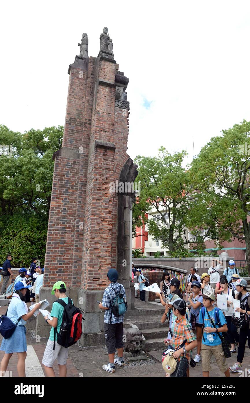 Nagasaki, Japan. 8th Aug, 2014. People view the remains of a Catholic ...