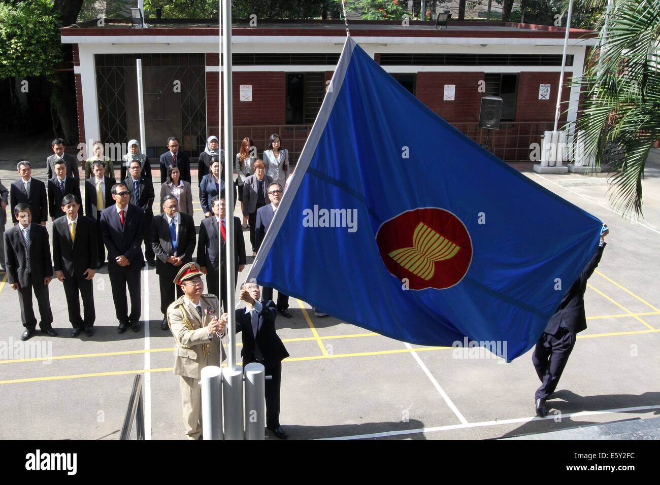 Dhaka, Bangladesh. 7th August, 2014. Raising the ASEAN flag at the ...