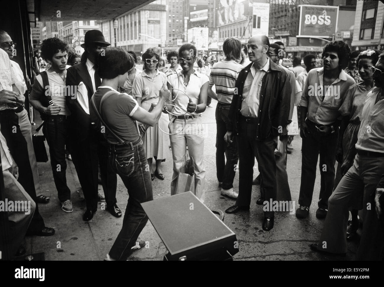 1970s street scene nyc hi-res stock photography and images - Alamy