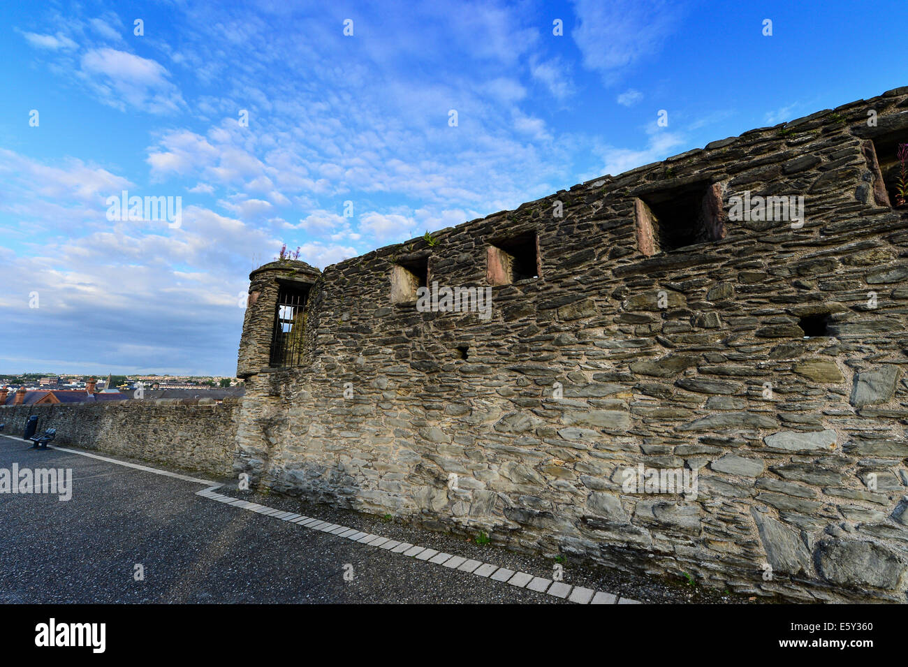 17th century Walls of Derry, Londonderry, Northern Ireland Stock Photo ...